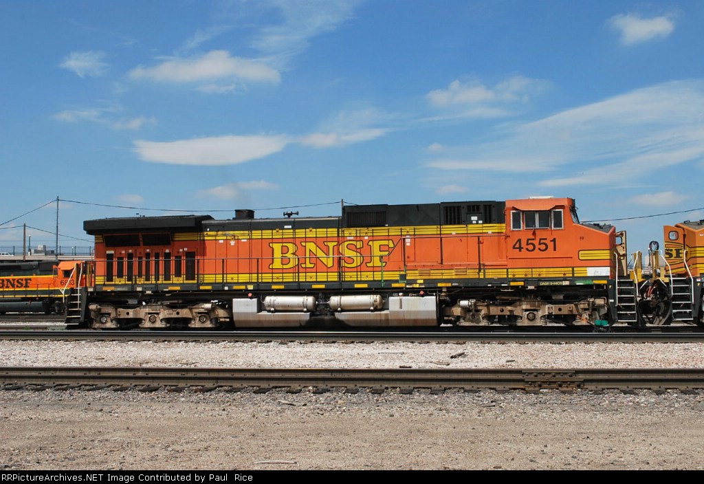 BNSF 4551